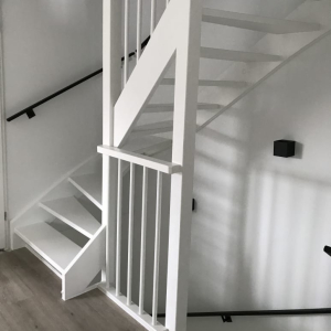 Stalen trapleuning kopen? Bekijk ze op Binnendeurvanstaal.com!